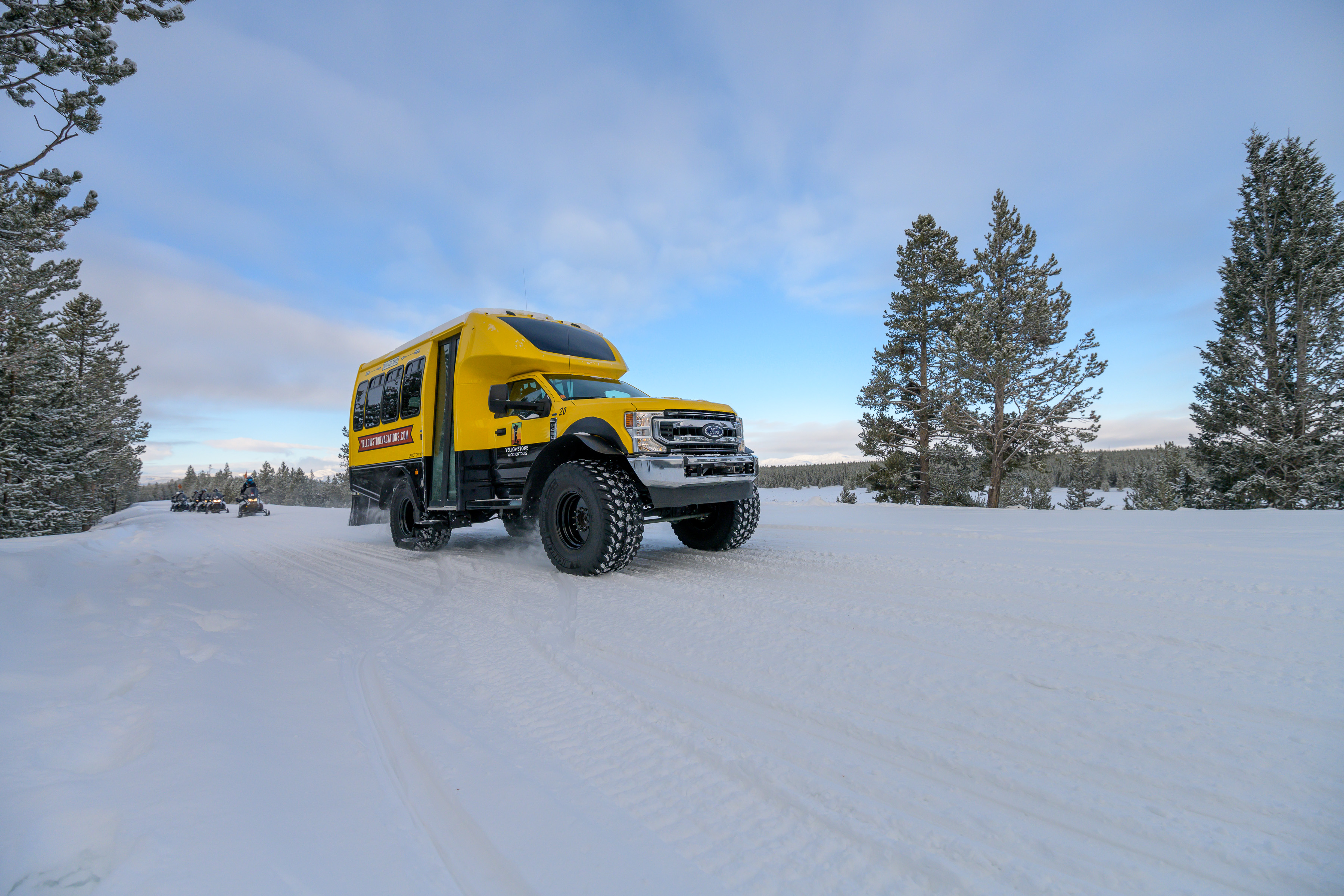 Snowcoach Rendezvous Package - Yellowstone Snowcoach Tours